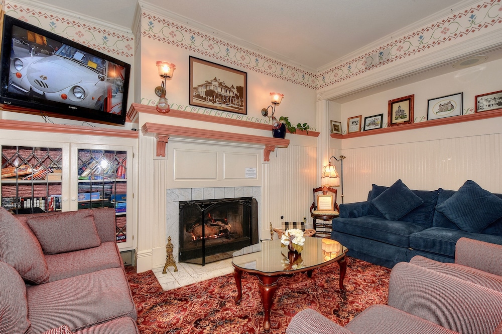 Centrella Hotel, A Kirkwood Collection Hotel: AU$141 Deals & Reviews ...