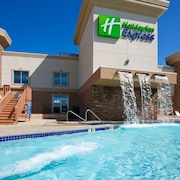 Holiday Inn Express Wisconsin Dells: 2019 Room Prices $80, Deals ...