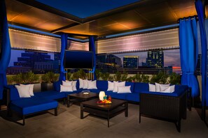 Book Hilton Austin in Austin | Hotels.com