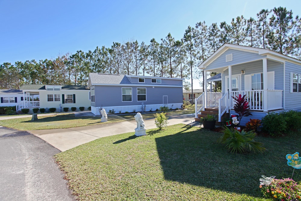 Lake Magic RV Resort in Orlando | Best Rates & Deals on Orbitz