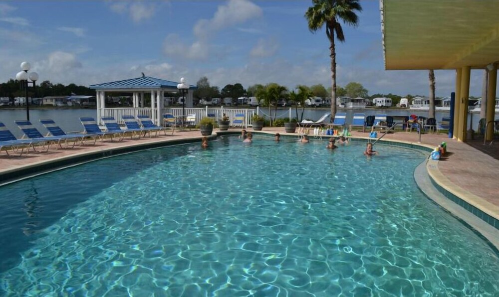 Winter Quarters Encore Manatee RV Resort, Bradenton: 2020 Room Prices ...