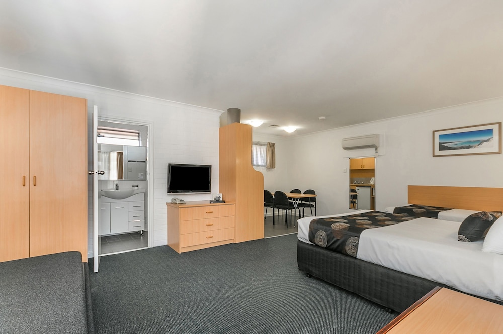 Flag Motor Lodge Deals & Reviews (Perth, AUS) | Wotif