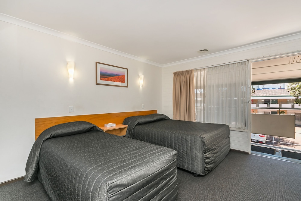 Flag Motor Lodge Deals & Reviews (Perth, AUS) | Wotif