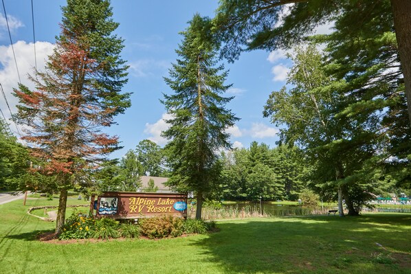 Book Alpine Lake RV Resort in Corinth | Hoteles.com