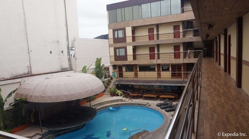 Score Birds Hotel in Angeles City | Best Rates & Deals on Orbitz
