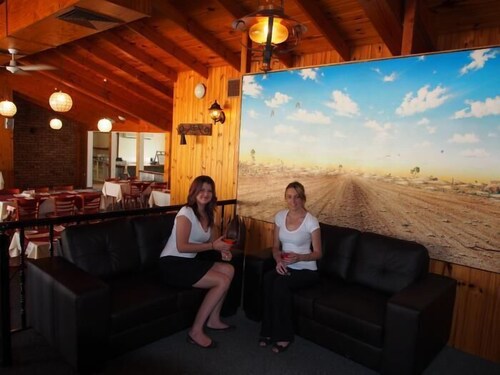 Lightning Ridge Outback Resort & Caravan Park: AU$175 Deals & Reviews ...