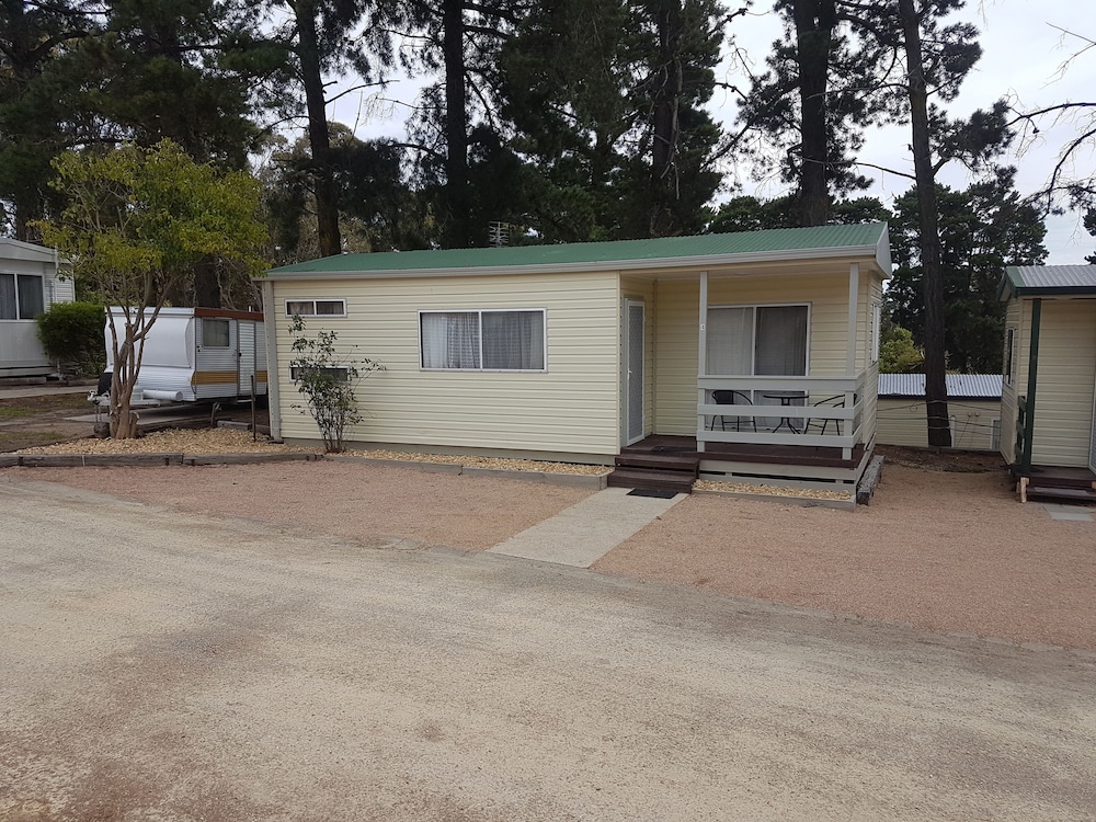 Lakes Caravilla Caravan Park, Australia | Australian Accommodation