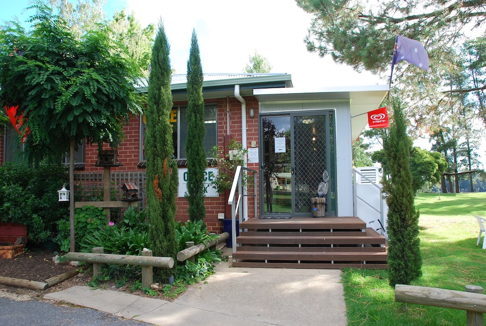 Beechworth Lake Sambell Caravan Park, Australia | Australian Accommodation