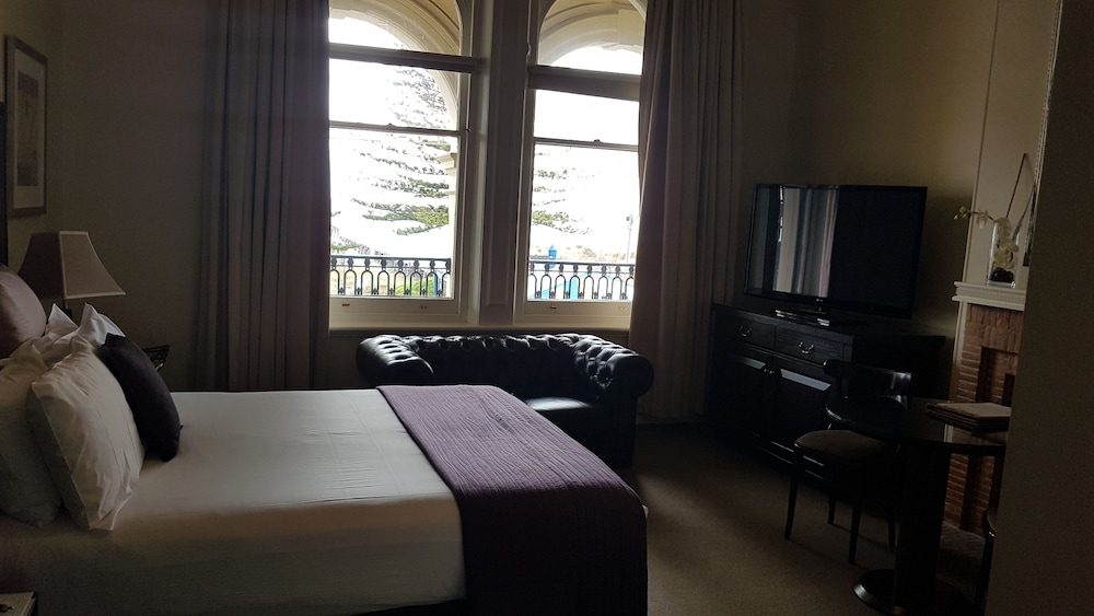 Largs Pier Hotel Motel: AU$185 Deals & Reviews (Adelaide, AUS) | Wotif