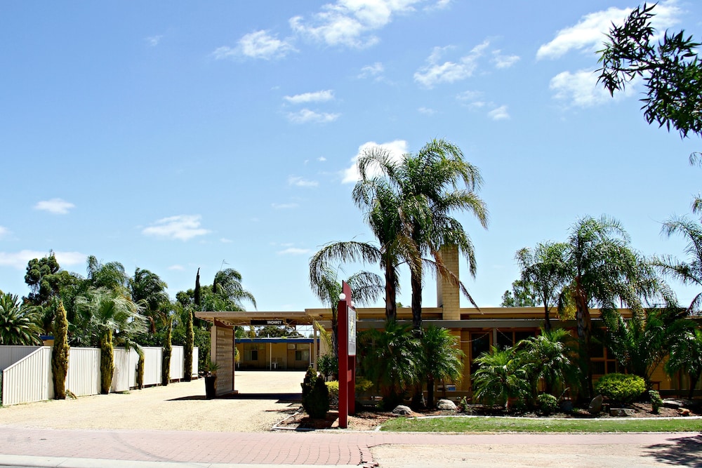 Renmark Motor Inn Motel in Renmark | Best Rates & Deals on Orbitz