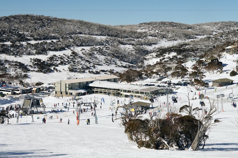 Smiggins Hotel, Smiggin Holes: Room Prices & Reviews | Travelocity