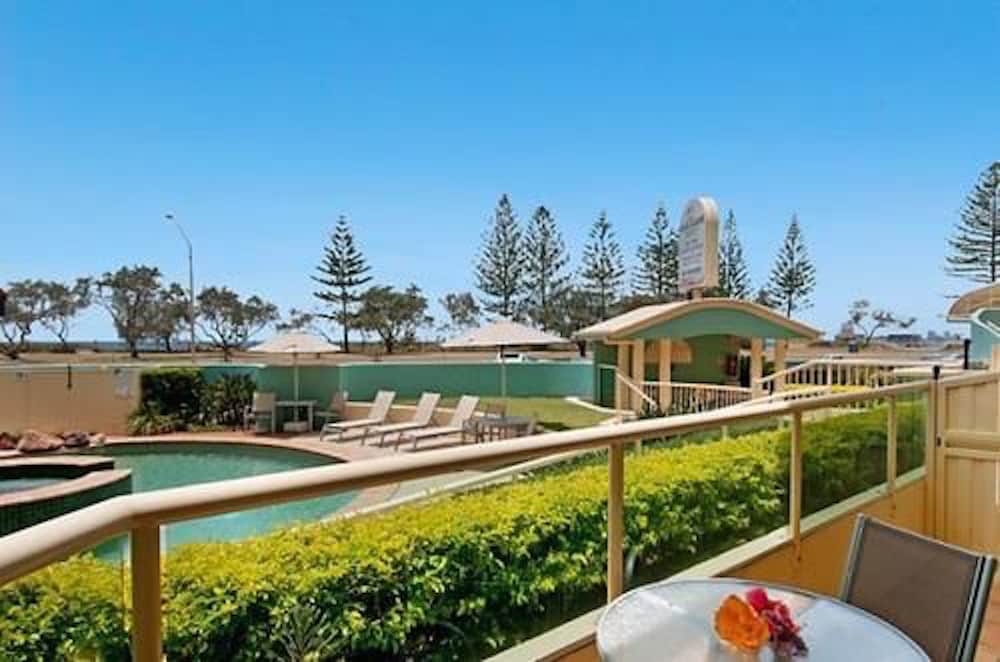 Alex Seaside Resort in Alexandra Headland | Hotel Rates & Reviews on Orbitz