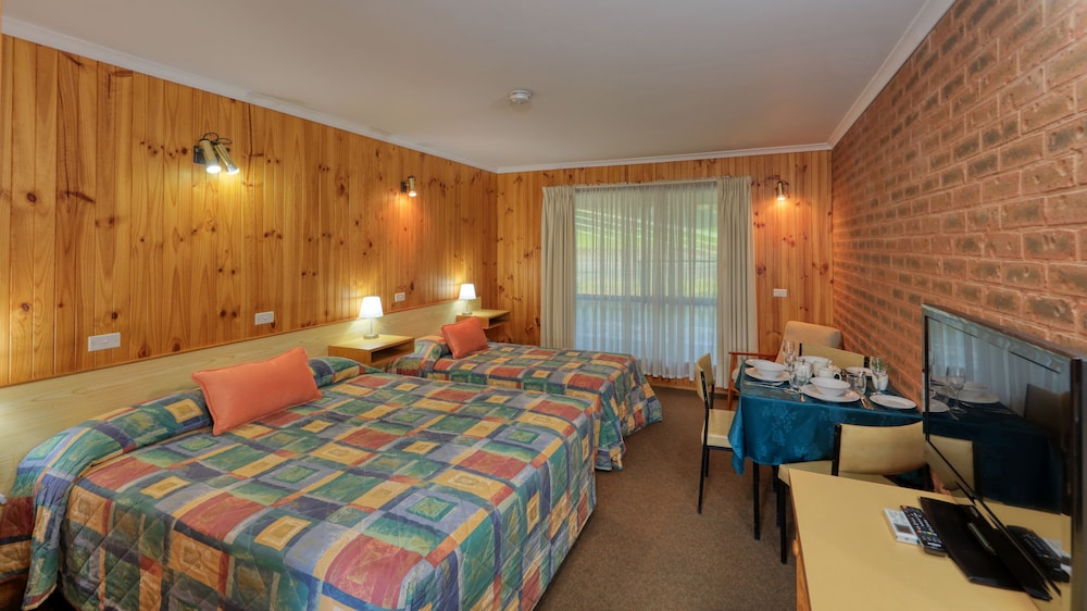 Country Roads Motor Inn Narrandera: AU$90 Deals & Reviews (Narrandera ...