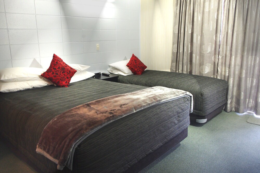 Tudor Motor Lodge: NZ$128 Deals & Reviews (Hamilton, NZL) | Wotif