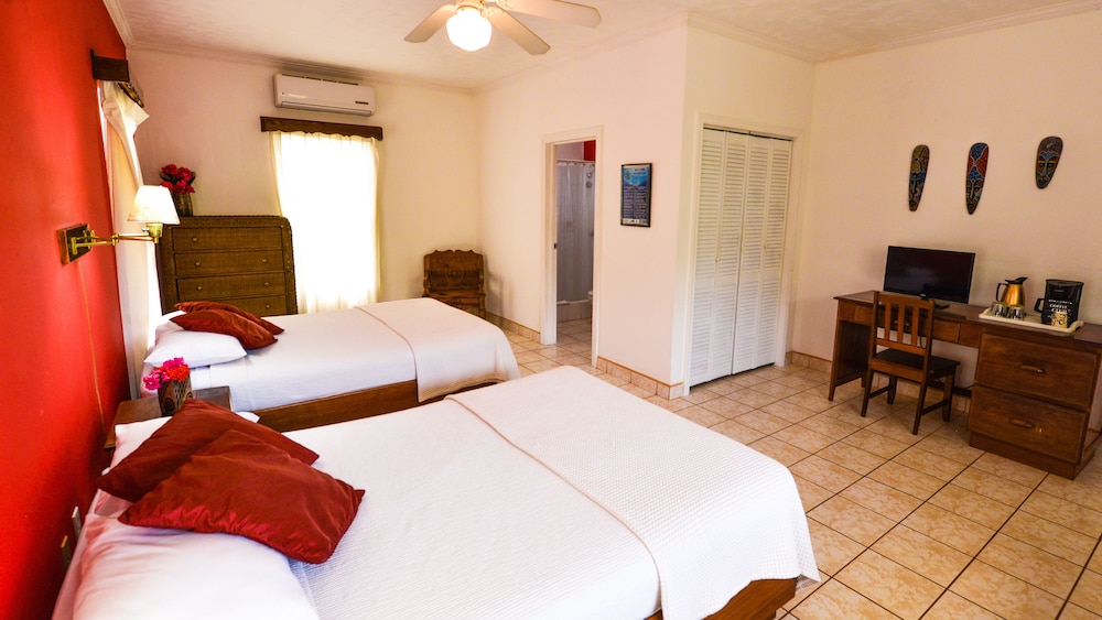 Hotel Turquoise Bay Resort: Deals & Reviews (Roatan, HND) | Wotif