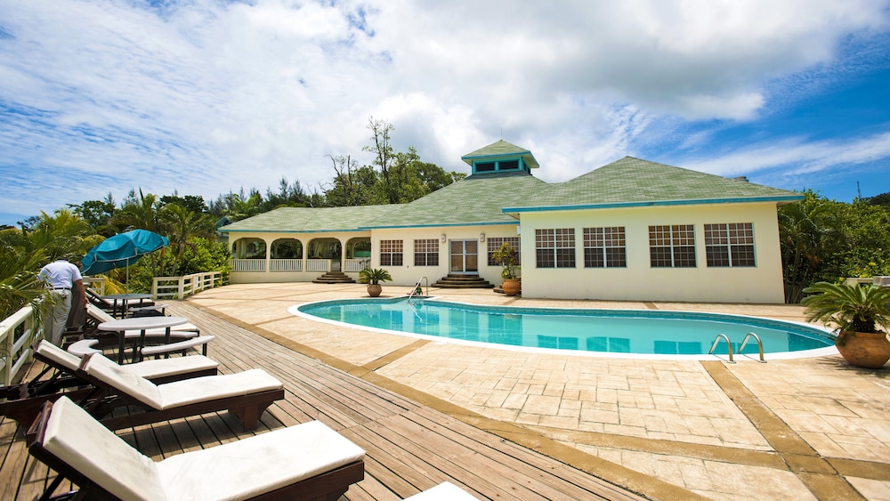 Turquoise Bay Dive & Beach Resort, Roatan: Room Prices & Reviews ...