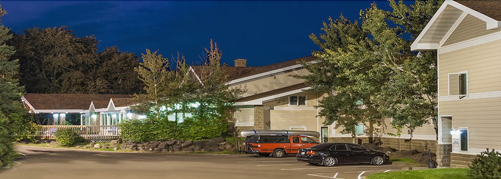 Aspen Lodge in Grand Marais | Best Rates & Deals on Orbitz