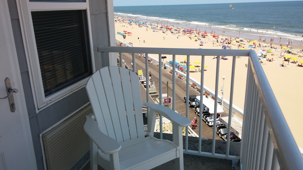 Commander Hotel & Suites in Ocean City | Best Rates & Deals on Orbitz