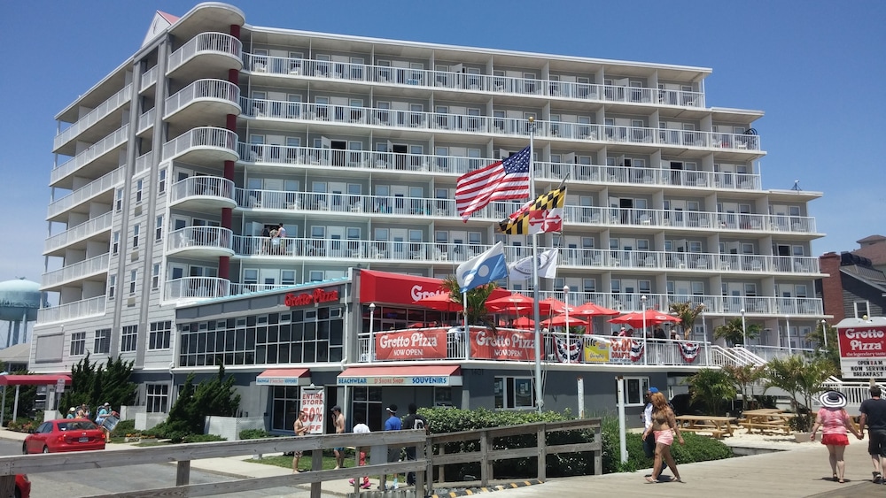 Commander Hotel & Suites in Ocean City | Best Rates & Deals on Orbitz