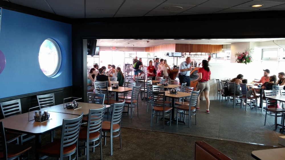 Commander Hotel & Suites in Ocean City | Best Rates & Deals on Orbitz