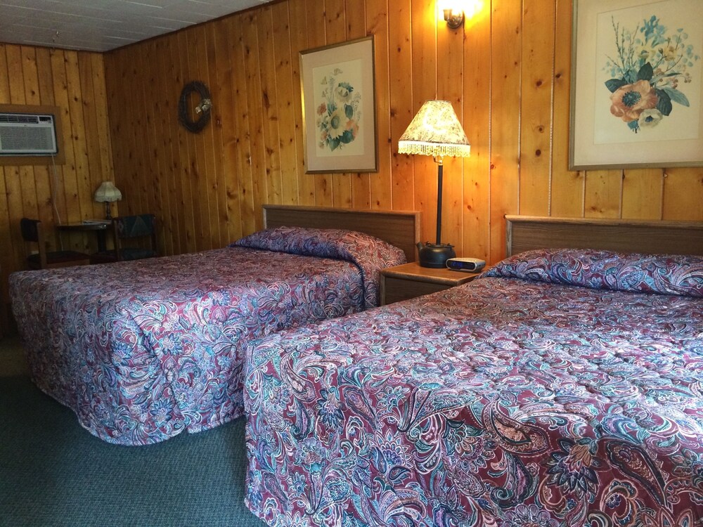 Caboose Motel, Durango: $64 Room Prices & Reviews | Travelocity