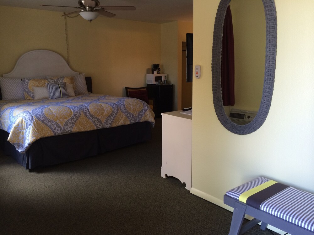 Caboose Motel, Durango: $64 Room Prices & Reviews | Travelocity