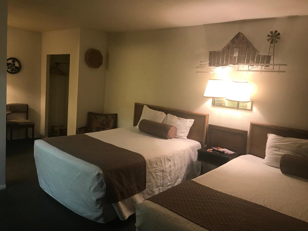 Caboose Motel, Durango: $64 Room Prices & Reviews | Travelocity