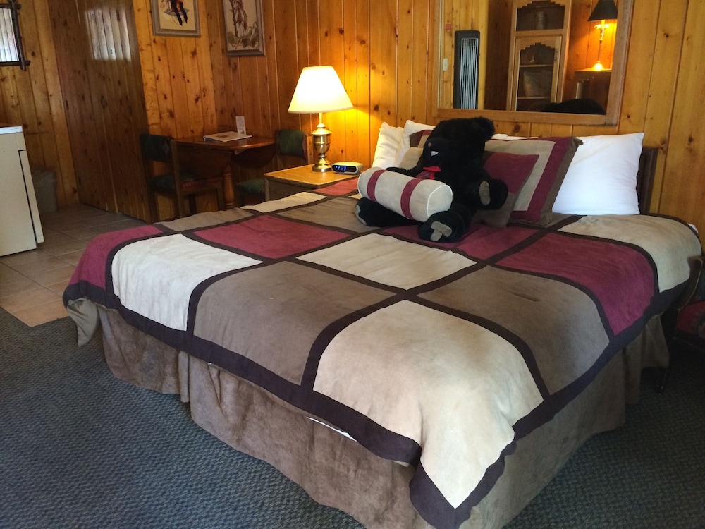 Caboose Motel, Durango: $64 Room Prices & Reviews | Travelocity