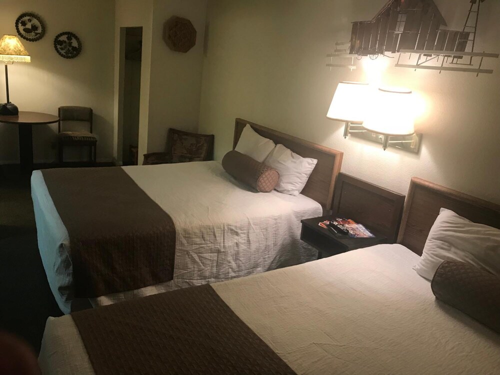 Caboose Motel, Durango: $64 Room Prices & Reviews | Travelocity