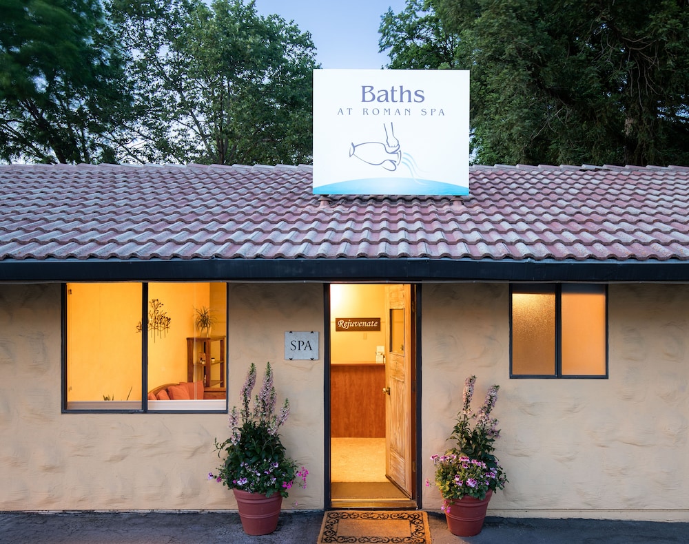 Roman Spa Hot Springs Resort in Calistoga | Best Rates & Deals on Orbitz