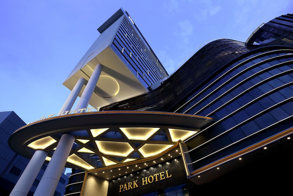 Momentus Hotel Alexandra in Singapore | Best Rates & Deals on Orbitz