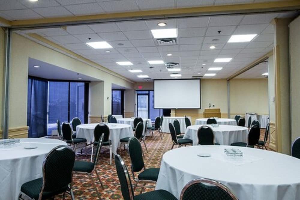 Chestnut Residence and Conference Centre - University of Toronto Deals ...