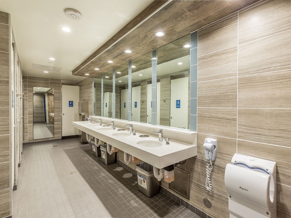 HI Santa Monica Hostel in Los Angeles | Best Rates & Deals on Orbitz