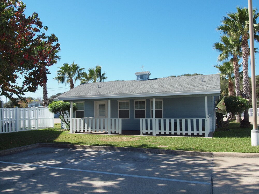 The Inn at Fulton Harbor, Corpus Christi: $129 Room Prices & Reviews ...