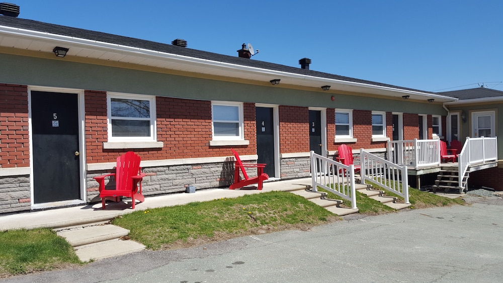 Motel Le Refuge in Sherbrooke | Best Rates & Deals on Orbitz