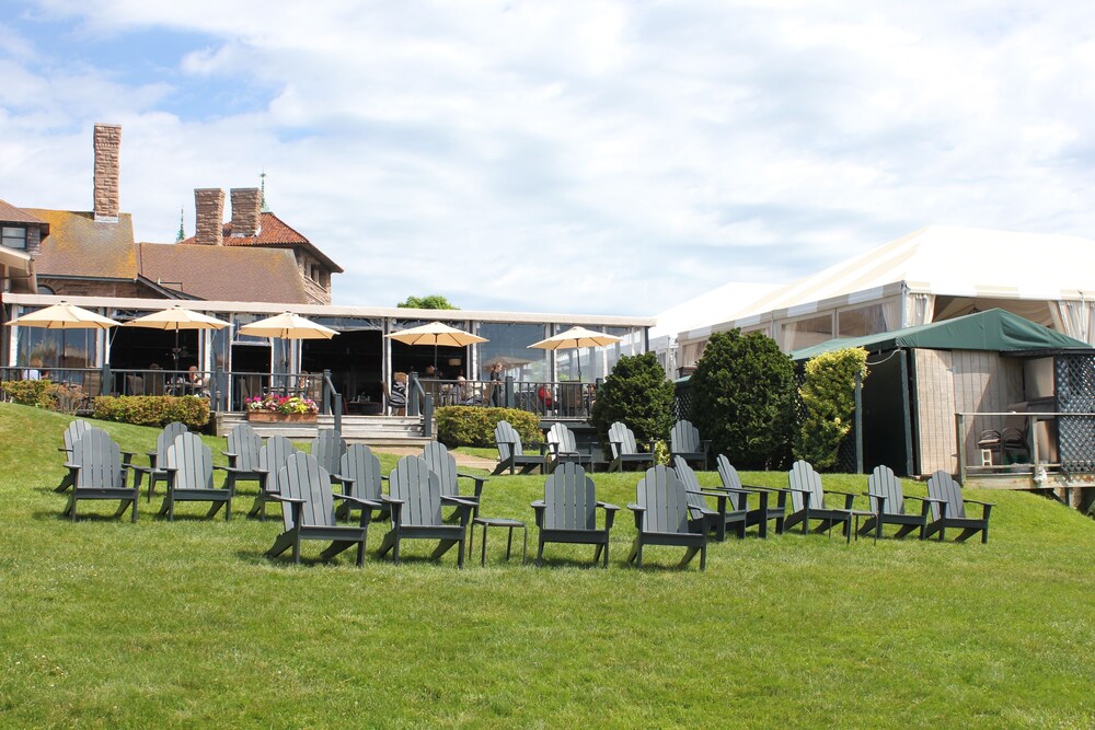 OceanCliff Hotel in Newport | Best Rates & Deals on Orbitz