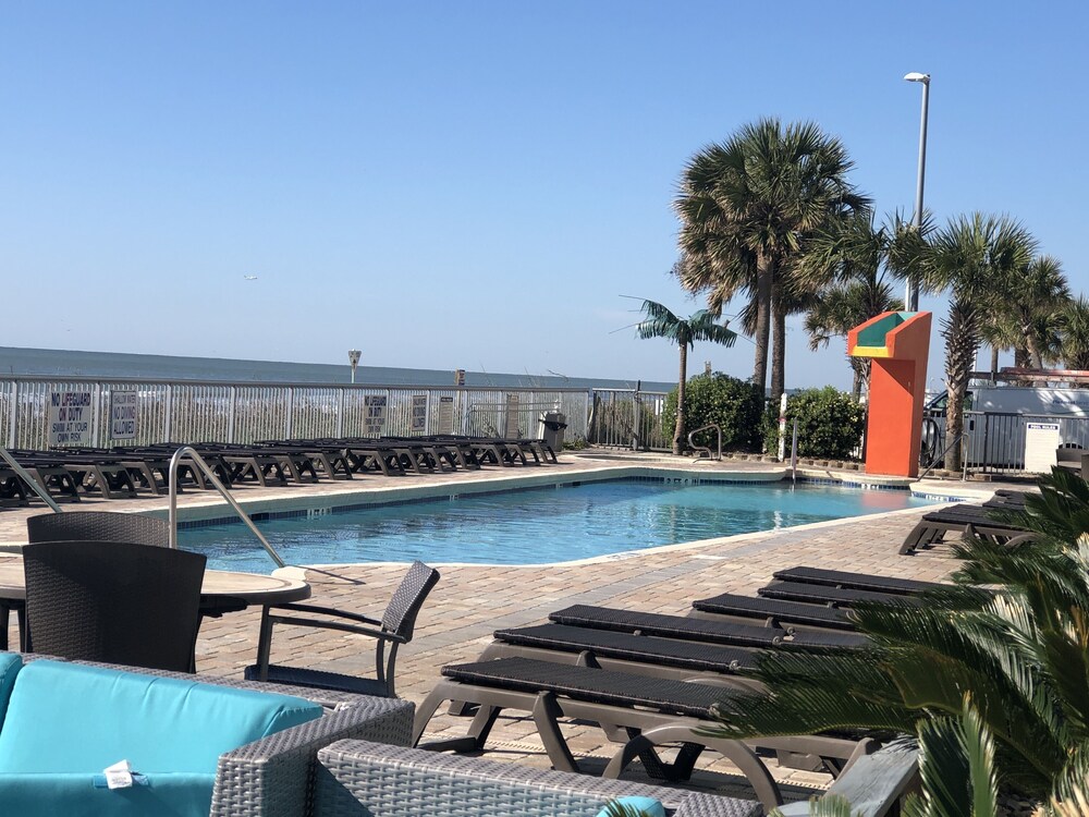 Oceans One Resort, Myrtle Beach: $54 Room Prices & Reviews | Travelocity