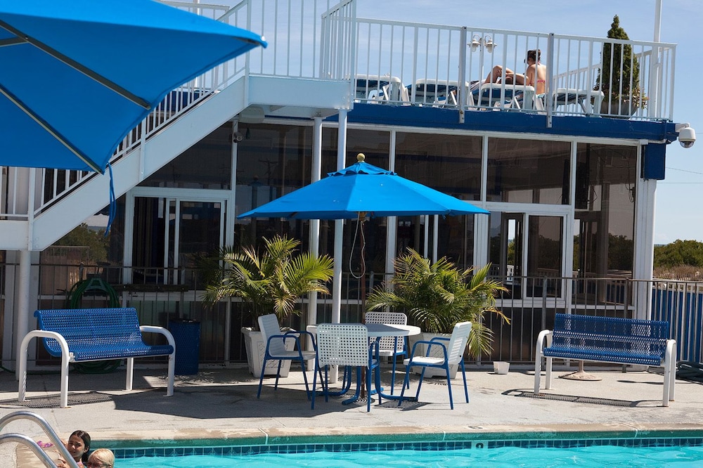 Adventurer Oceanfront Inn in Wildwood Crest | Best Rates & Deals on Orbitz
