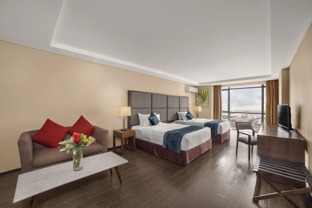Golden Phoenix Hotel Manila in Manila | Best Rates & Deals on Orbitz