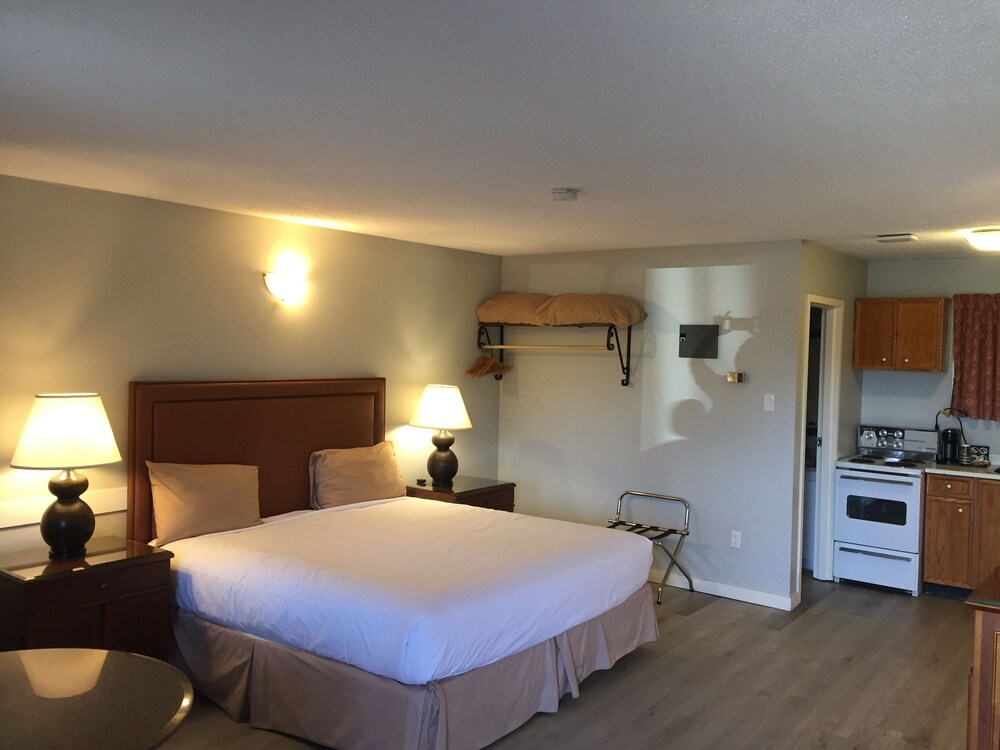 VIP Motel, Parksville: CA $89 Room Prices & Reviews | Travelocity