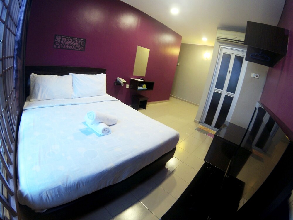 JV Hotel Simpang Ampat in Simpang Ampat | Best Rates & Deals on Orbitz
