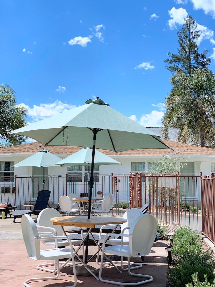 Carlin Cottages in Calistoga | Best Rates & Deals on Orbitz