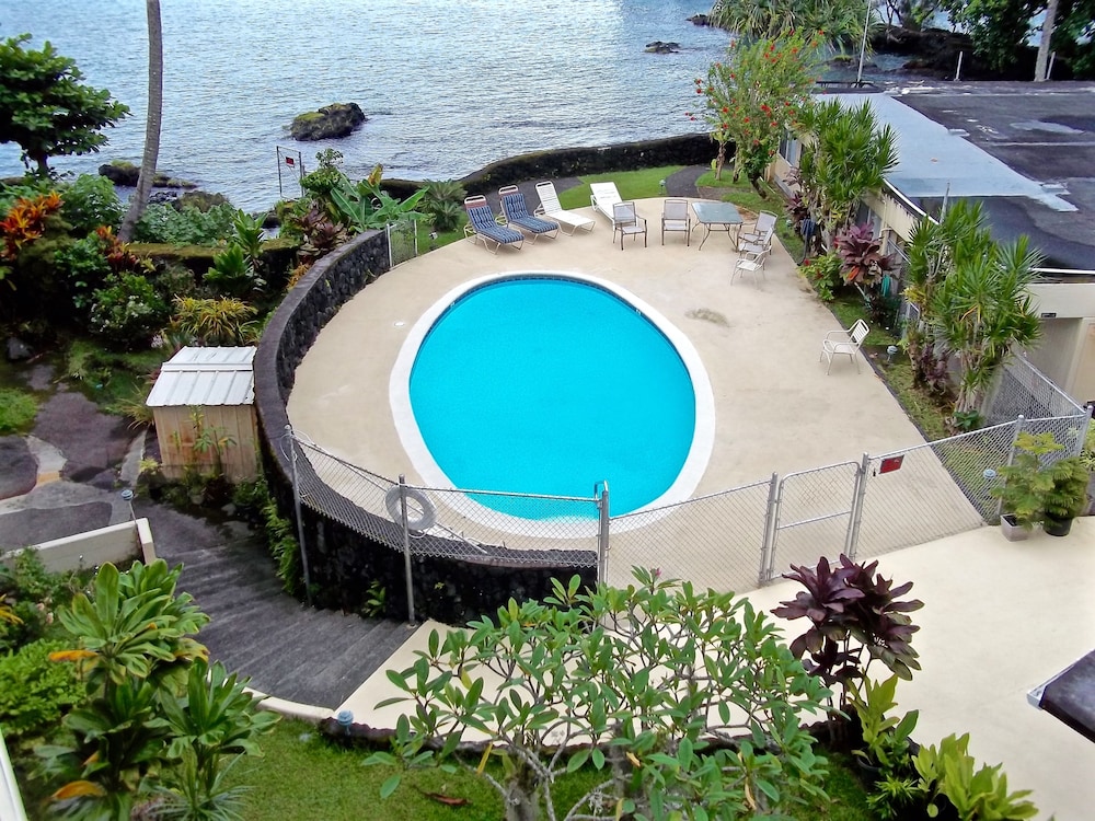 Hilo Reeds Bay Hotel, Hilo: $134 Room Prices & Reviews | Travelocity