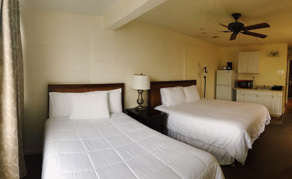 Hilo Reeds Bay Hotel, Hilo: $134 Room Prices & Reviews | Travelocity