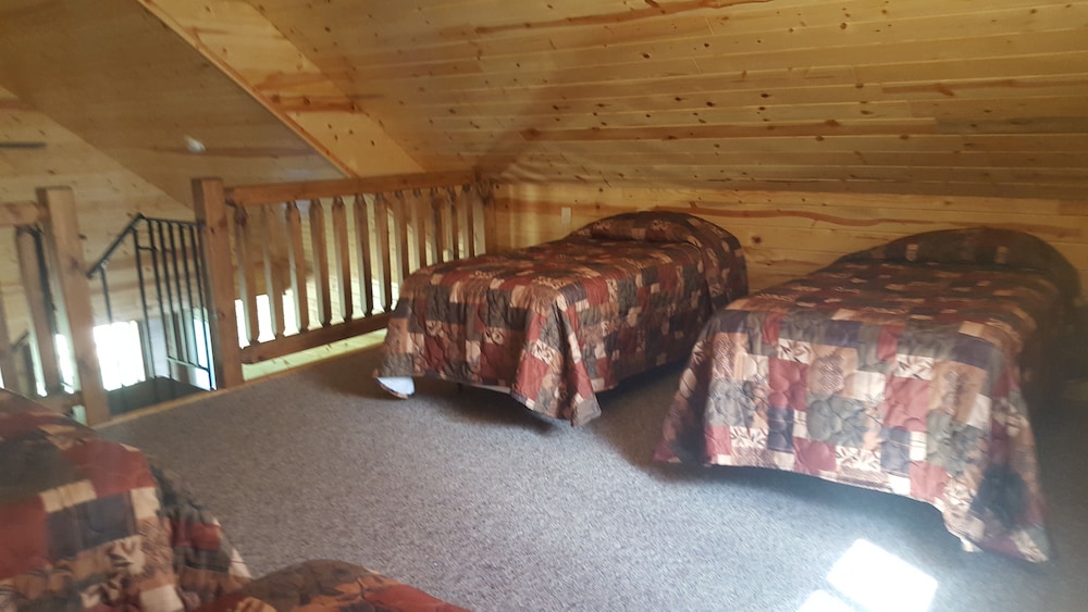 Edge-O-Dells Resort - 21 and Older, Wisconsin Dells: $99 Room Prices ...