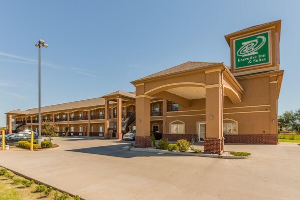 Executive Inn and Suites Cushing in Cushing, OK | Expedia