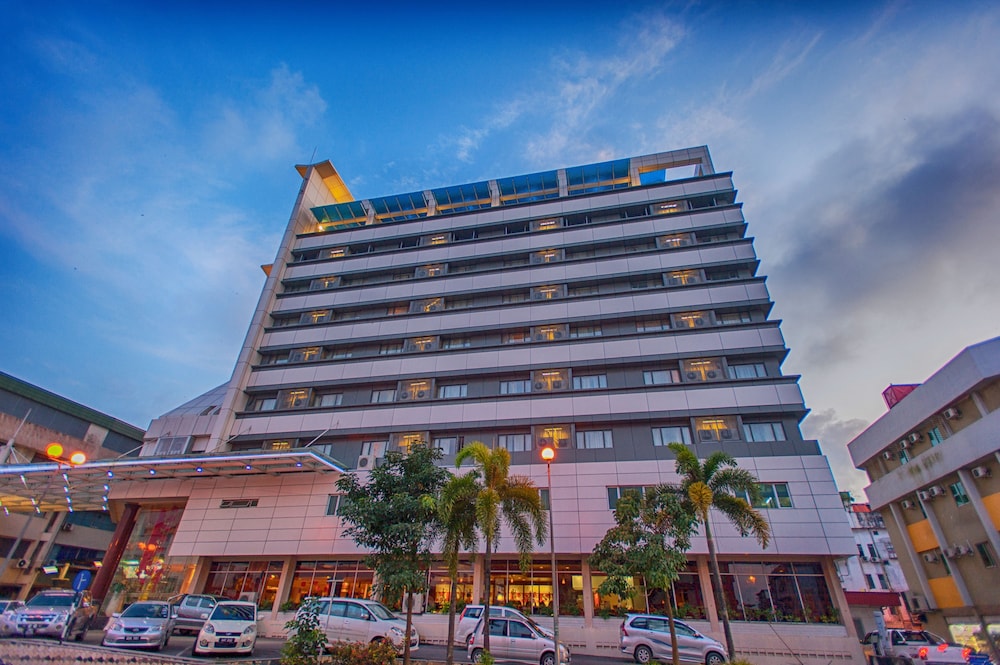 Margherita Plaza Hotel, Bintulu: $26 Room Prices & Reviews | Travelocity