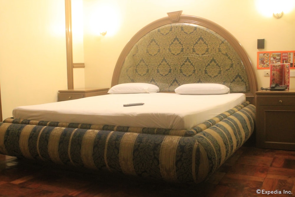 Halina Drive Inn Hotel - Pasay in Manila | Best Rates & Deals on Orbitz