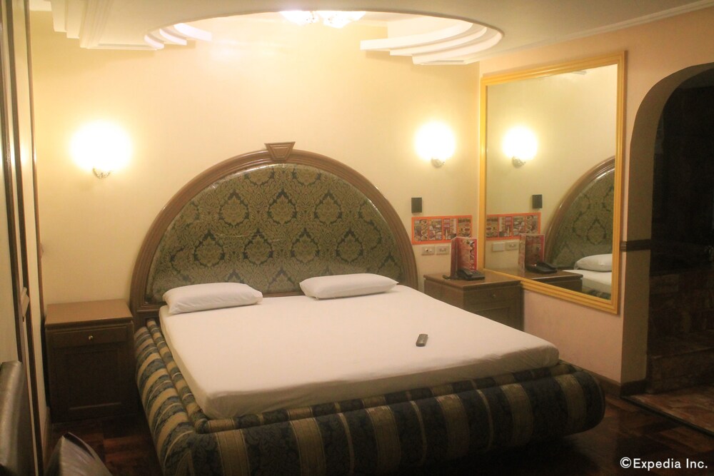 Halina Drive Inn Hotel - Pasay in Manila | Best Rates & Deals on Orbitz