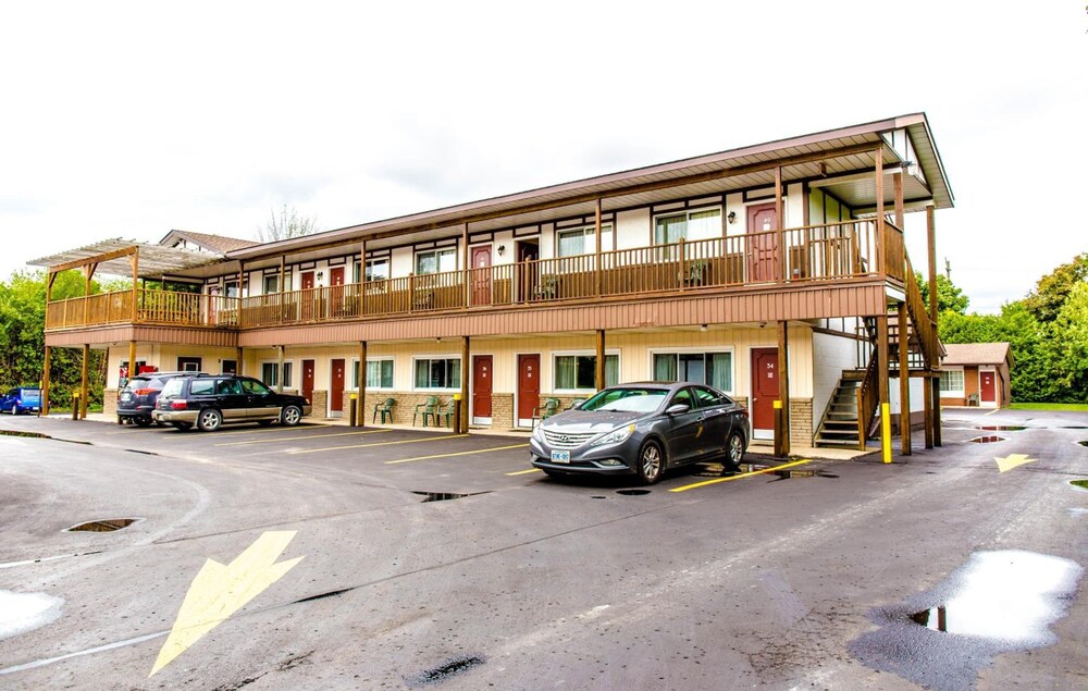 Cedar Lodge Motel in Goderich | Best Rates & Deals on Orbitz